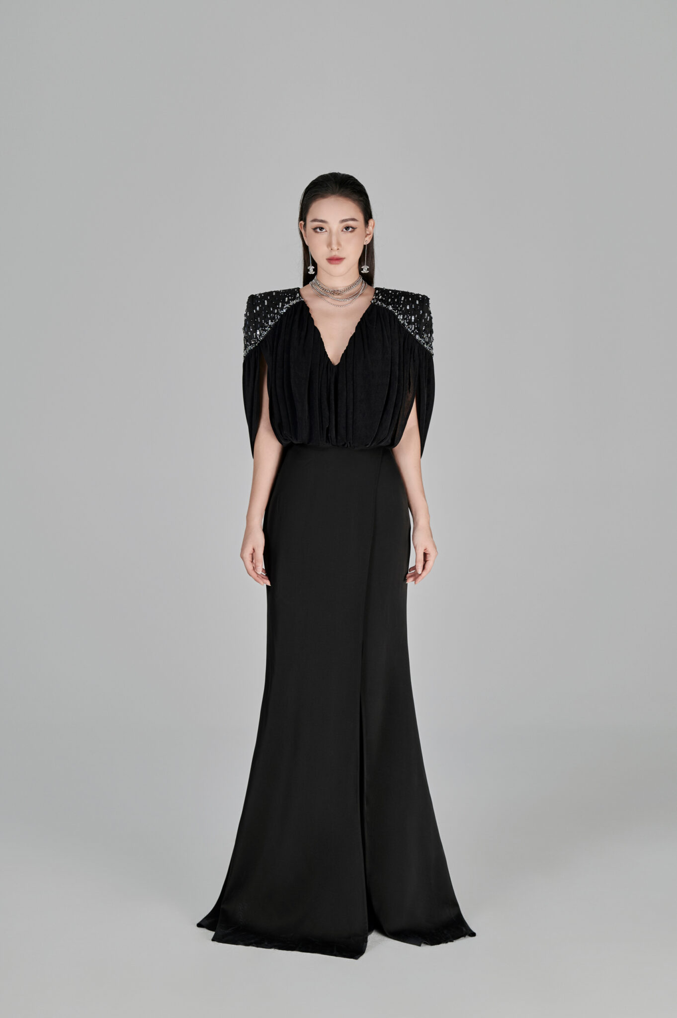 Leila V-neck Fishtail Gown – Lallee Design