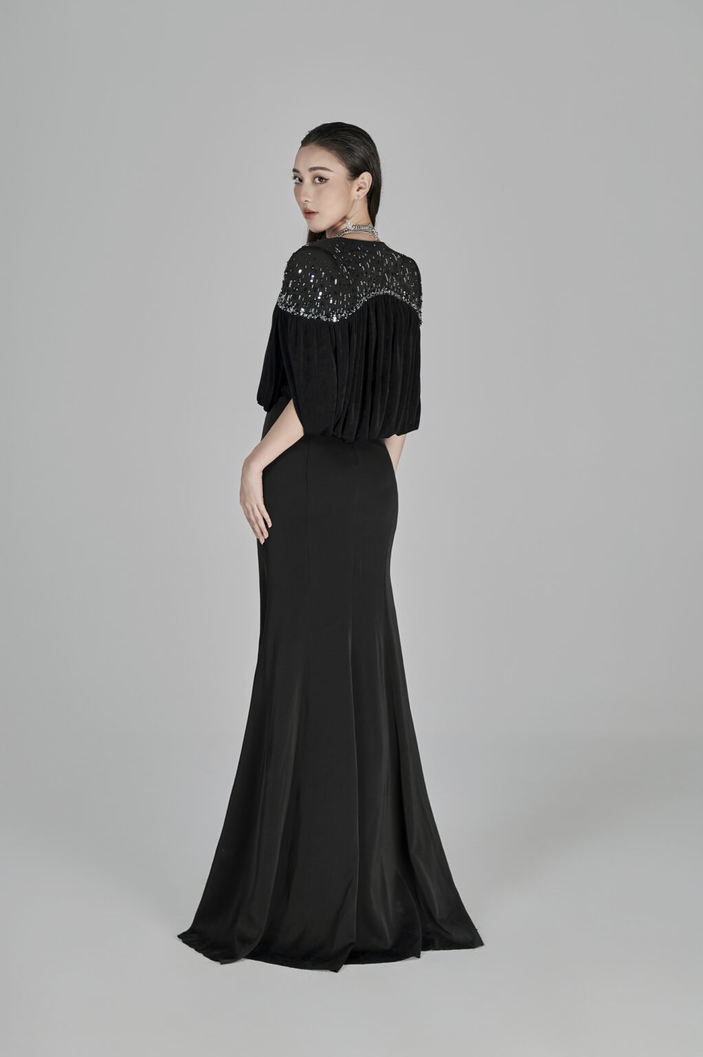 Leila V-neck Fishtail Gown – Lallee Design
