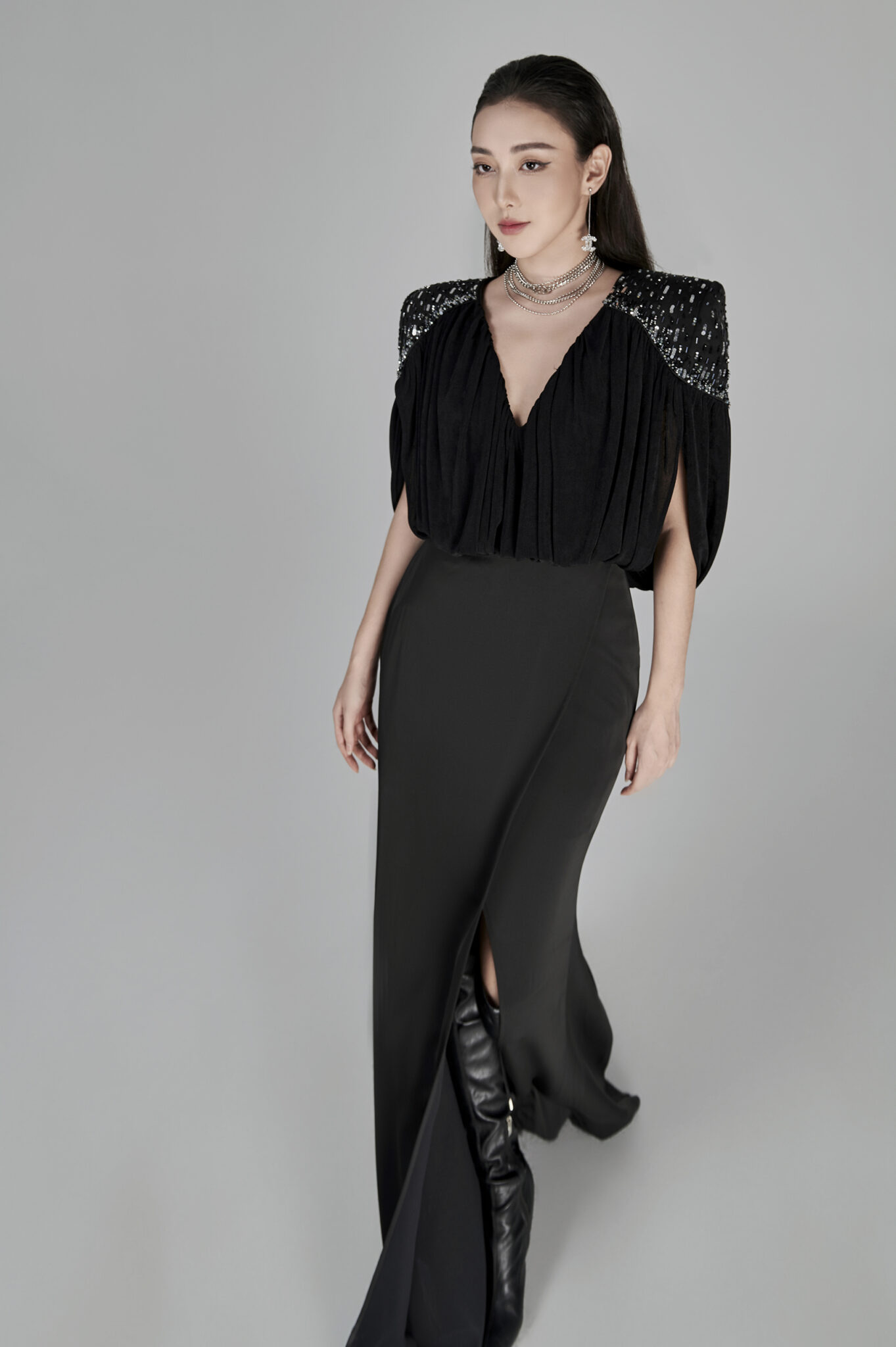 Leila V-neck Fishtail Gown – Lallee Design